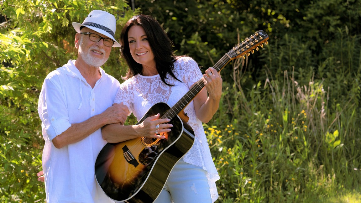Patrick Normand and Nathalie Lord at the Auberge in show - Île d ...
